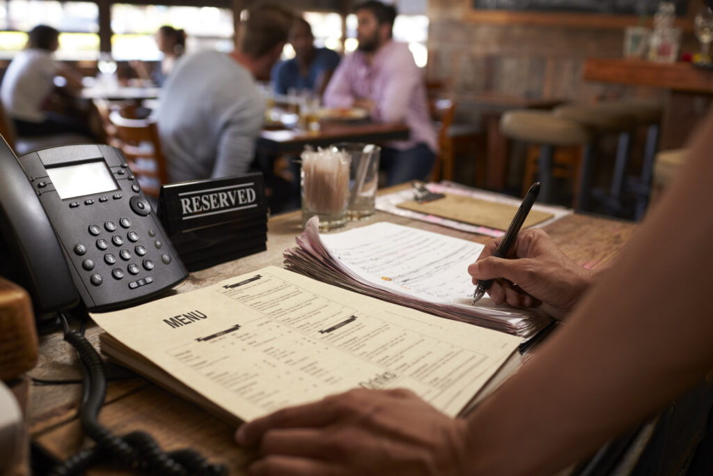Reservation vs Walk-In: What’s Best for Restaurants in 2025? - Waitly ...
